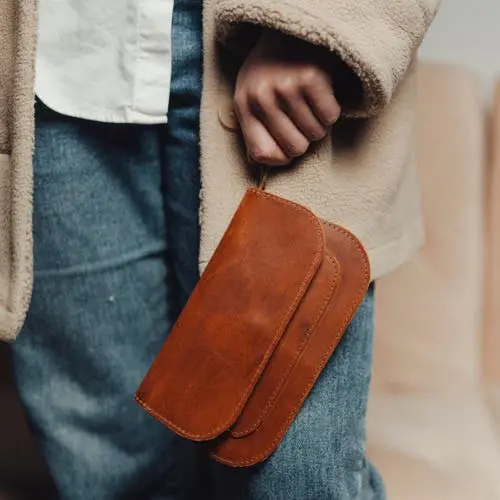 SUTISANA USA Leather Wristlet Wallet