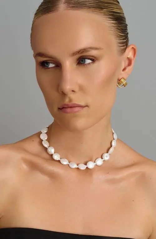 NIALAYA Como Flat Pearl Choker Necklace