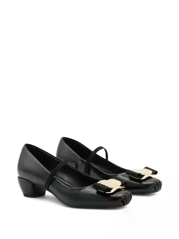 FERRAGAMO Vara Buckle Strap Pumps - Black