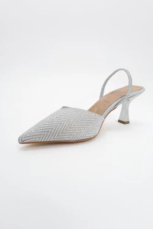 PROLOGUE SHOES Pointed-toe Pumps - Silver