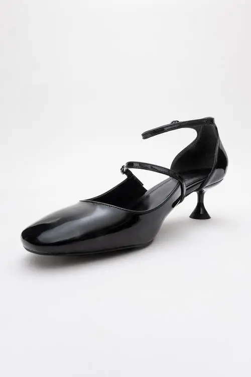 PROLOGUE SHOES Emly Square Toe Slingback Pumps - Black Patent