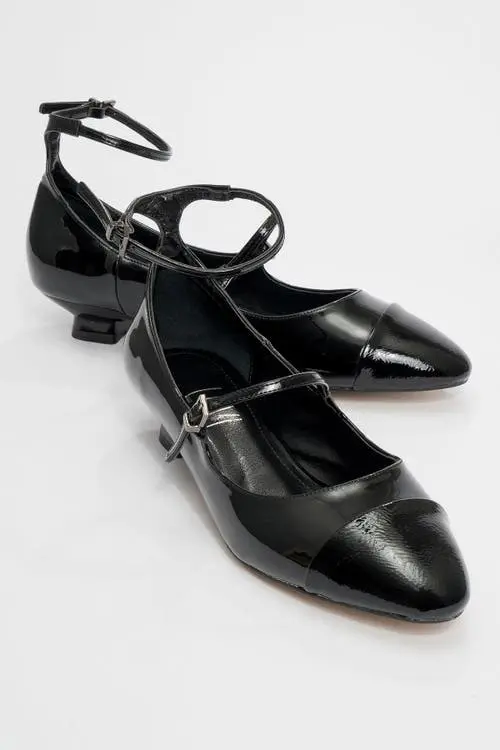 PROLOGUE SHOES Mary Jane Low Heel Pump - Black Patent