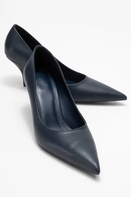PROLOGUE SHOES Marcus Pointed Toe Pump - Navy
