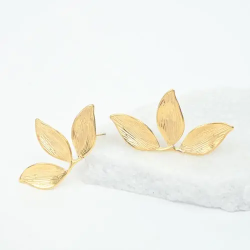 STARFISH PROJECT Leaf-shaped Dangle Earrings - Gold