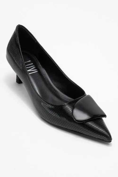 PROLOGUE SHOES Briana Buckle Pointed Toe Pumps - Black