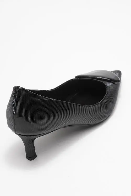 PROLOGUE SHOES Briana Buckle Pointed Toe Pumps - Black