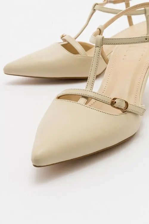 PROLOGUE SHOES Pointed-toe T-bar Pumps - Beige