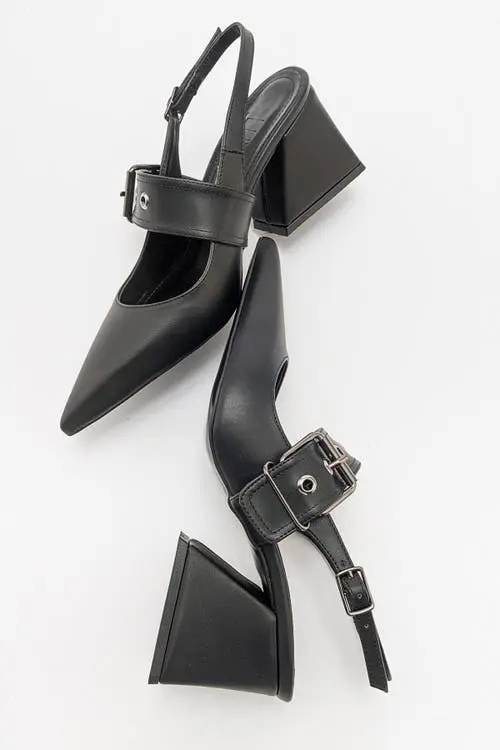 PROLOGUE SHOES Nepido Pointed Toe Block Heel Pumps - Black
