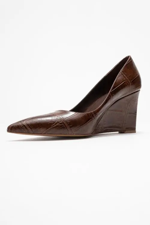 PROLOGUE SHOES Puera Pointed Toe Wedge Pump - Brown Printed