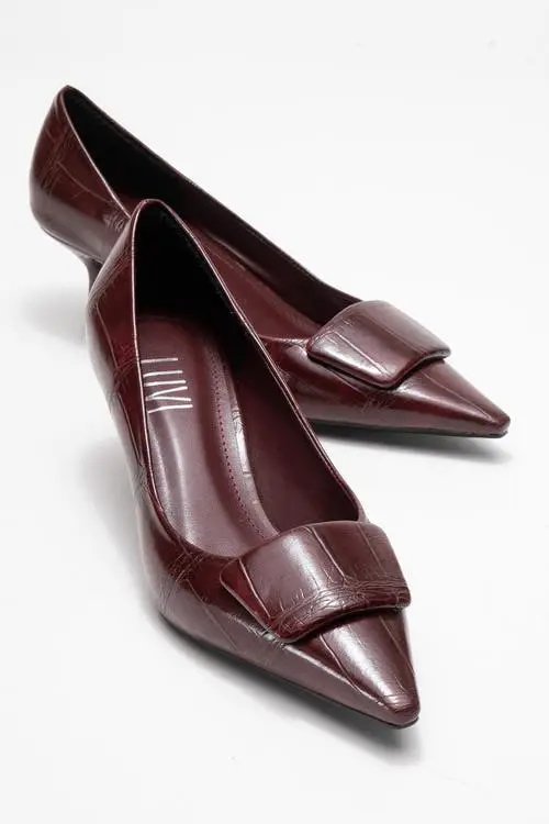 PROLOGUE SHOES Marcia Buckle Pointed Toe Pumps - Burgundy Printed