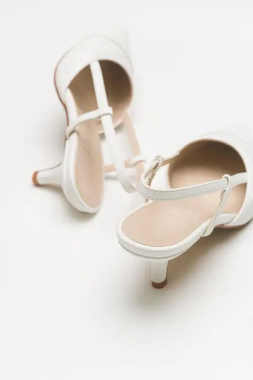 PROLOGUE SHOES Pointed Toe Slingback Pumps - White