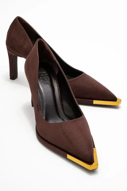 PROLOGUE SHOES Liora Pointed Toe Pump - Brown Suede