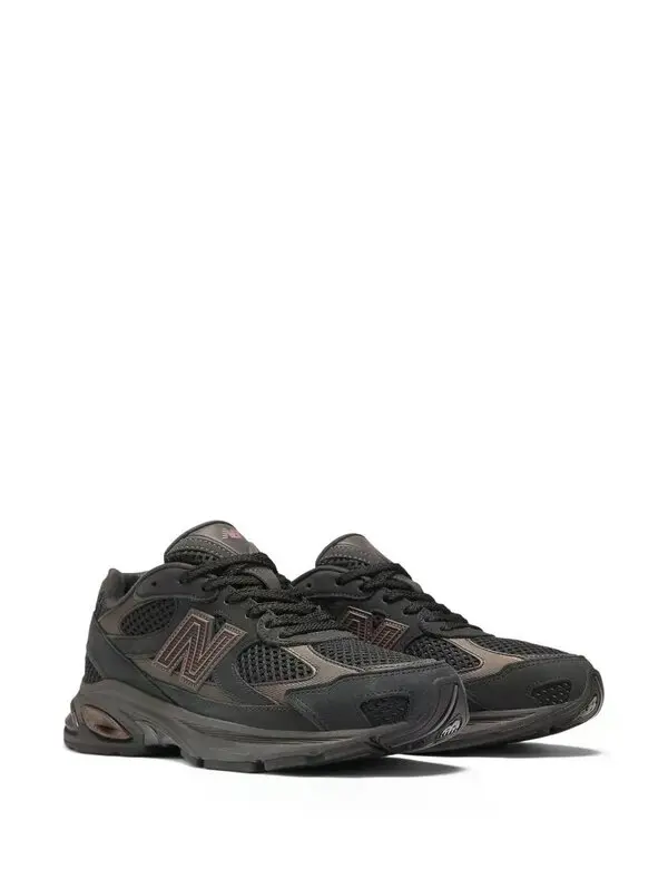 NEW BALANCE 2010 Logo-patch Sneakers - Black