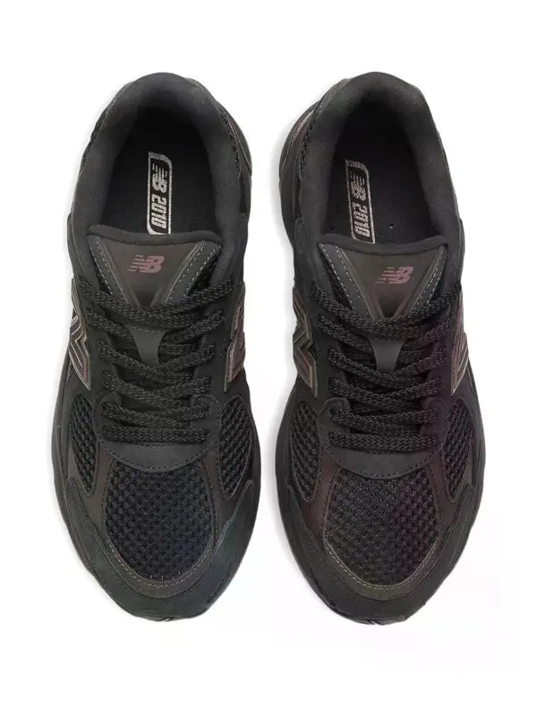 NEW BALANCE 2010 Logo-patch Sneakers - Black