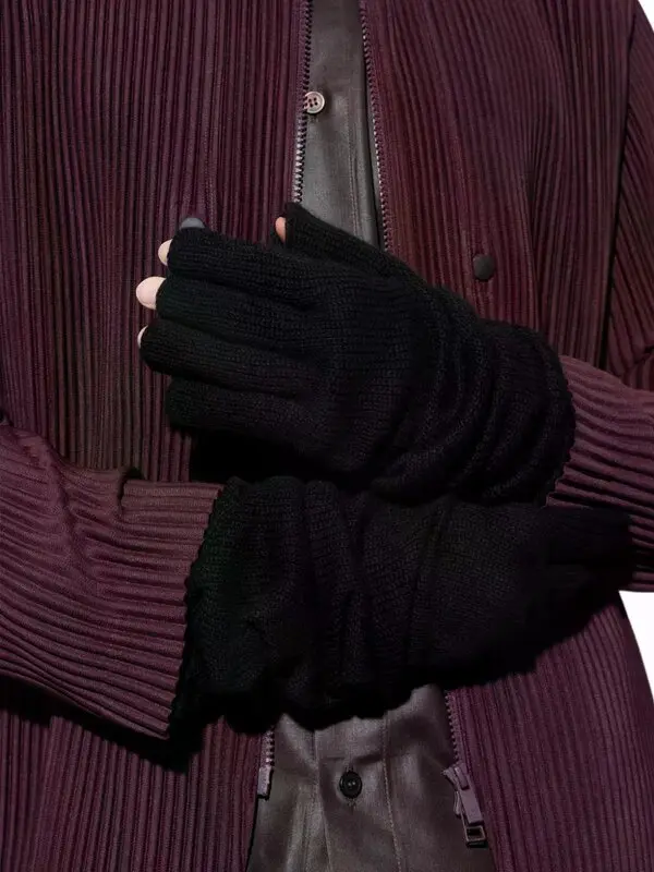 Issey Miyake Ribbed Fingerless Gloves