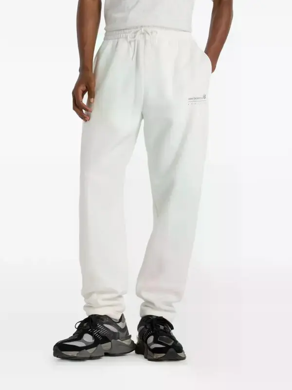 NEW BALANCE Graphic Fleece Trousers - White