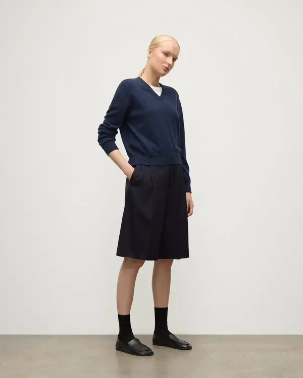 Johnstons Of Elgin Classic Cashmere V-neck Jumper - Navy