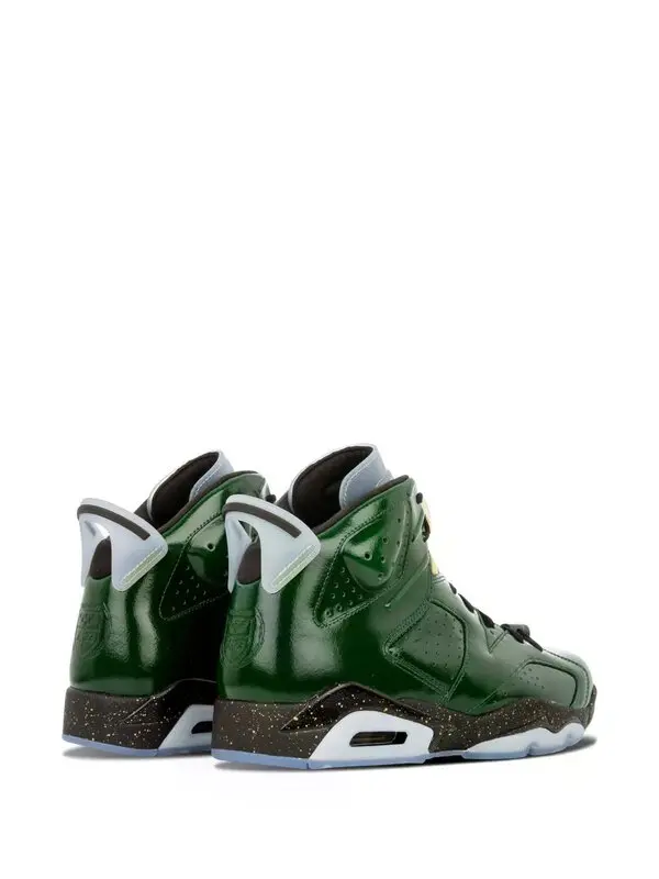 JORDAN 6 Retro Champagne Sneakers