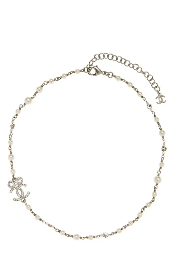 Chanel Faux Pearl And Crystal 'cc' Bow Necklace - Silver