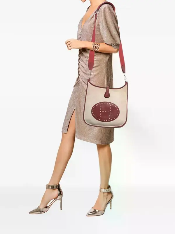 Hermès 2024 Evelyne Poche Iii Shoulder Bag - Neutrals