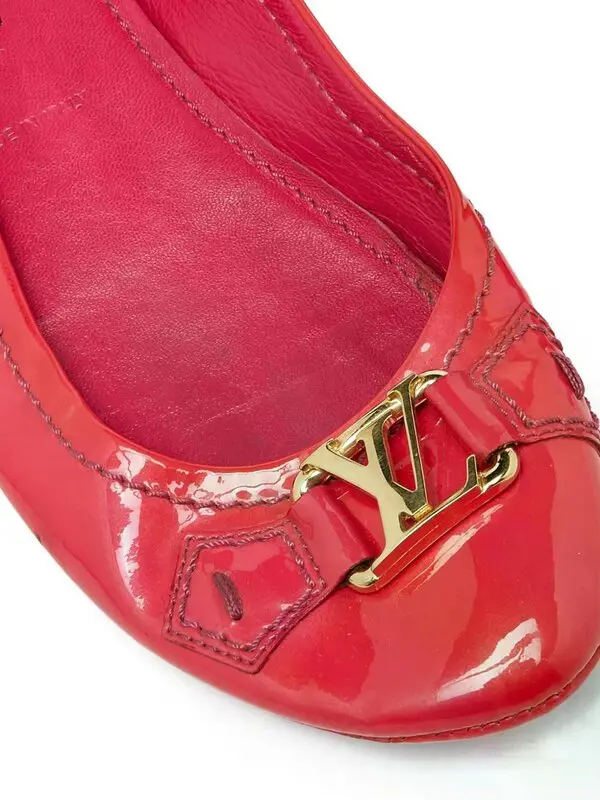 LOUIS VUITTON Logo Plaque Ballet Flats