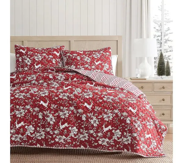 MARTHA STEWART Dancing Deer Red Reversible Quee N Quilt Set