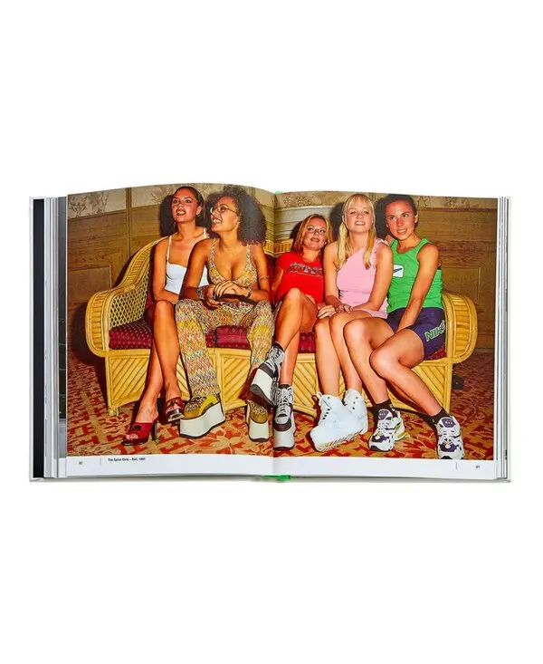 GRAPHIC IMAGE Sneakers: The Classics Leather Bound Book