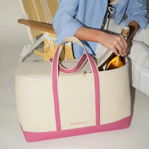MODERN PICNIC Tote Bag