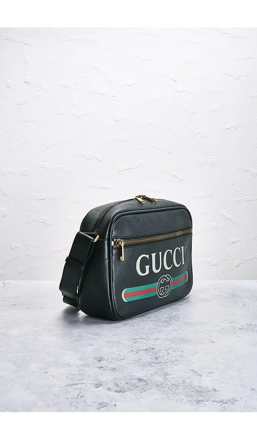 Undefined Gucci Logo Messenger Bag