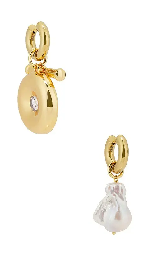 Timeless Pearly Mismatched Drop Earrings - Gold