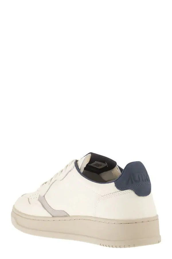 AUTRY Medalist Low Leather Trainers