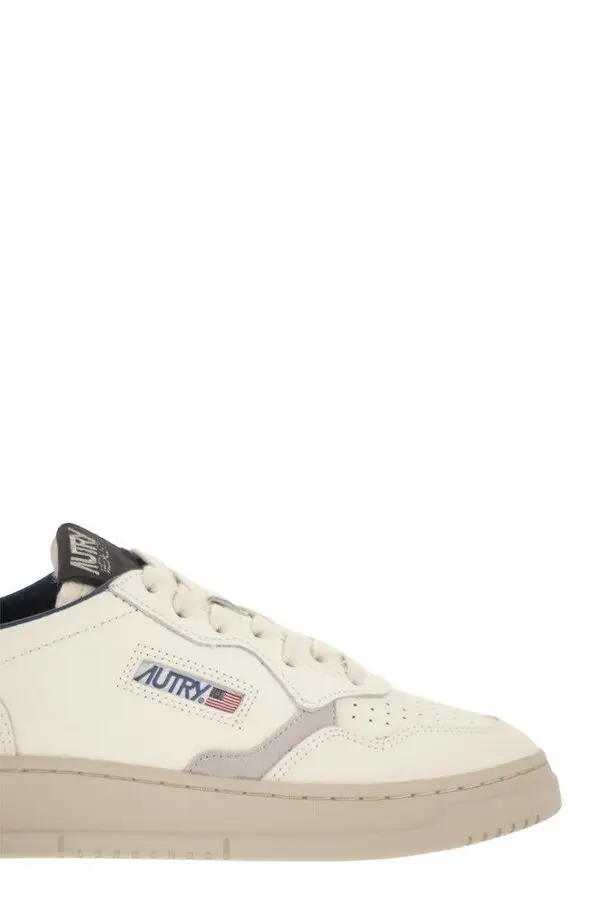 AUTRY Medalist Low Leather Trainers