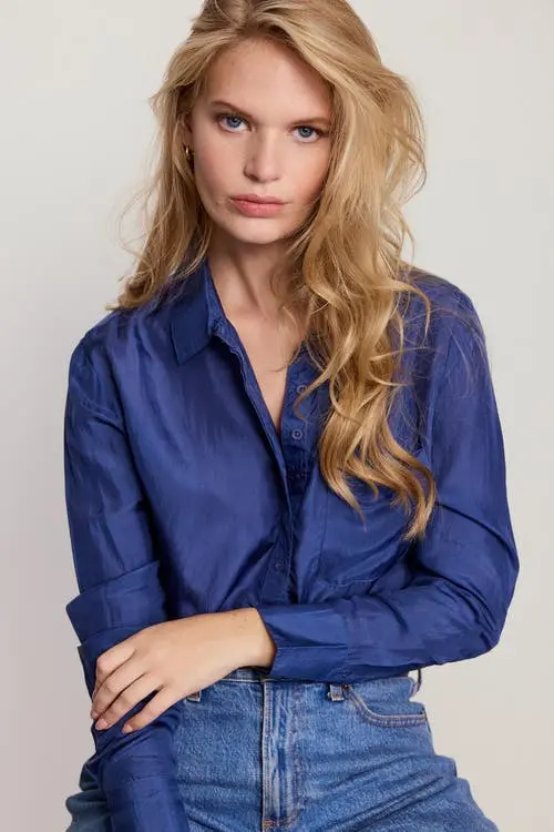 The Shirt By Rochelle Behrens Silk Signature Shirt - Navy