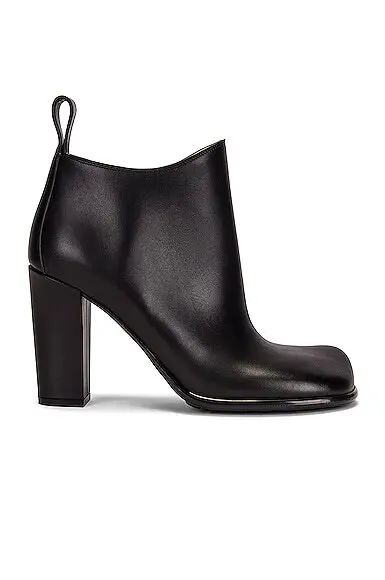 Bottega Veneta Leather Ankle Boots - Black