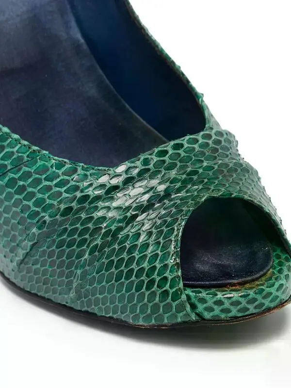 ROGER VIVIER Leather Pumps