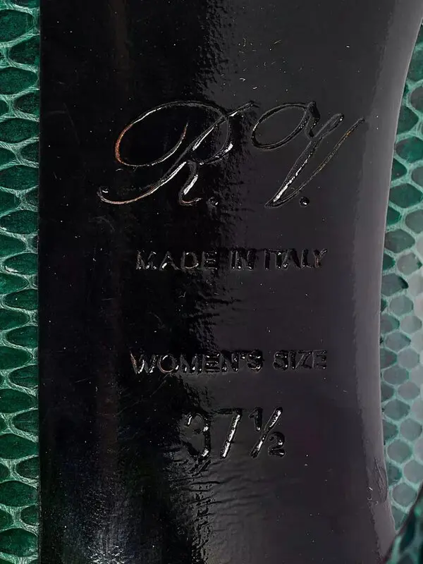 ROGER VIVIER Leather Pumps