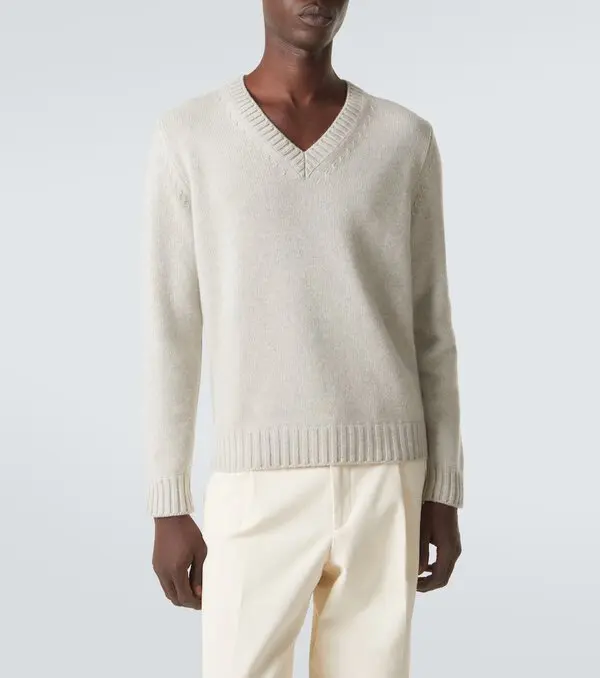 SAMAN AMEL Kay Cashmere V-neck Sweater