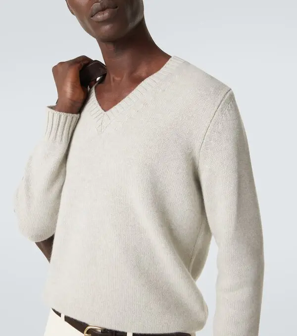 SAMAN AMEL Kay Cashmere V-neck Sweater
