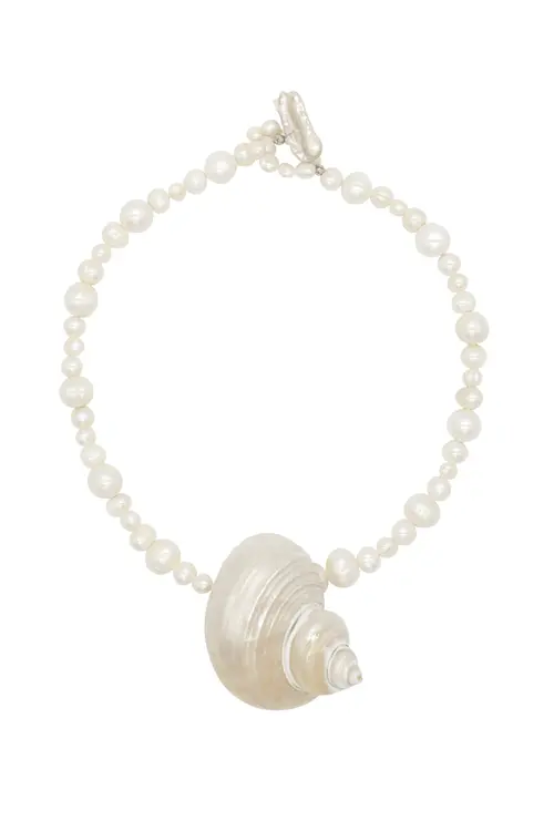 VELVET LUNA Natural Pearl And Seashell Pendant Necklace - White