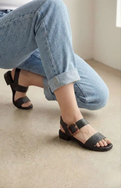 MENINA STEP Side Buckle Sandal