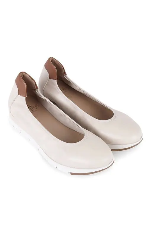 MENINA STEP Promenade Leather Flat