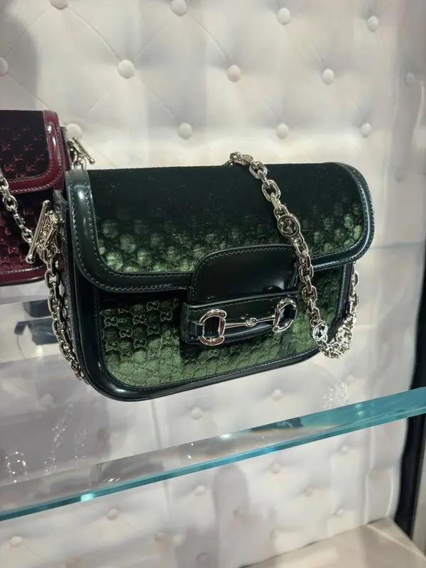 Gucci Horsebit 1955 Small Velvet Shoulder Bag - Green