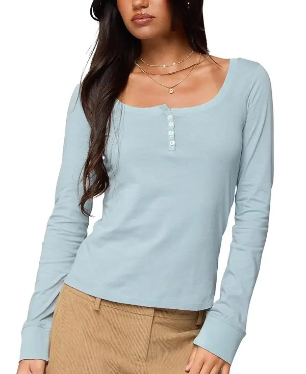 EDIKTED Scoop Neck Henley Top