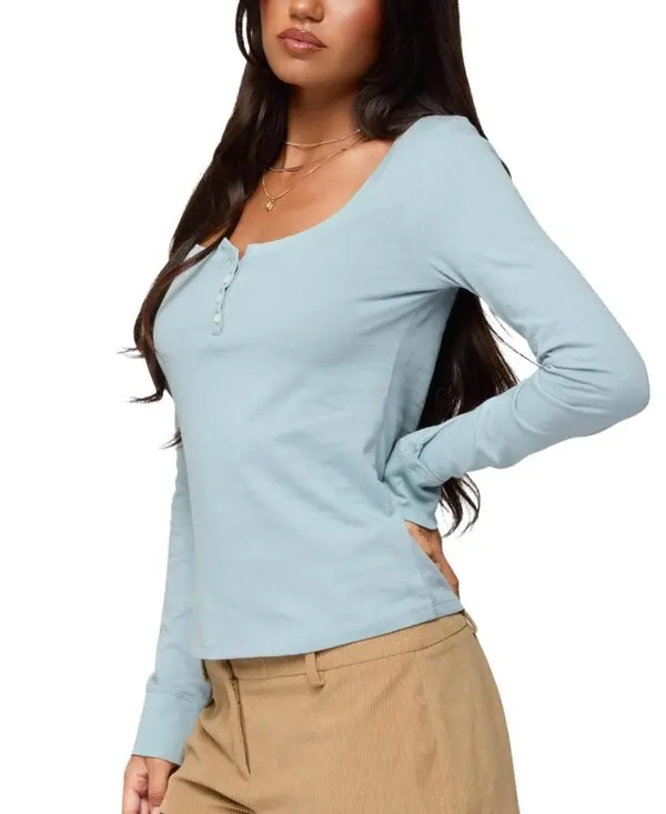 EDIKTED Scoop Neck Henley Top