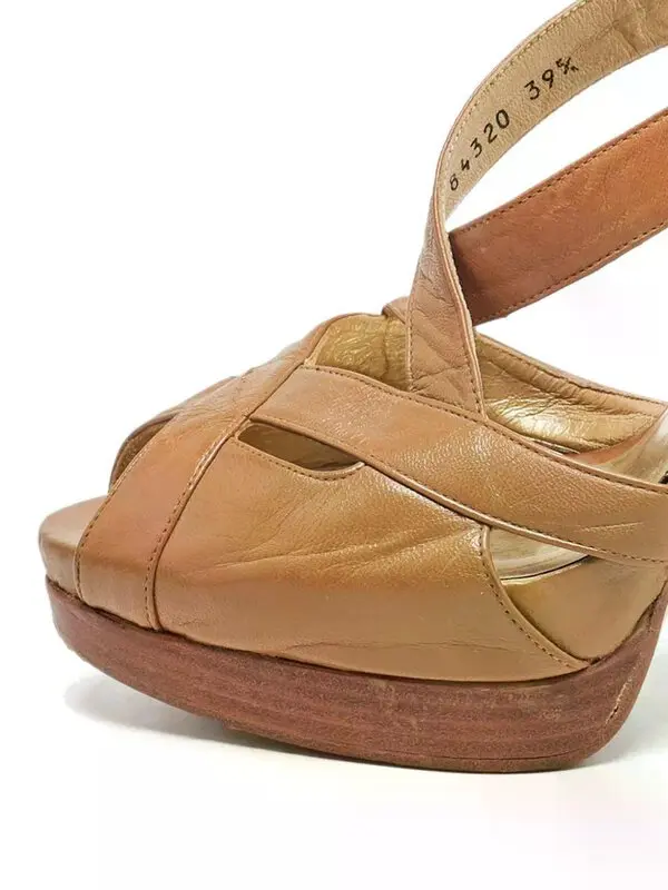 STUART WEITZMAN Sandals