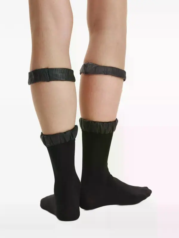 VESTIAIRE D'UN OISEAU LIBRE Suspender-ring Ankle Socks