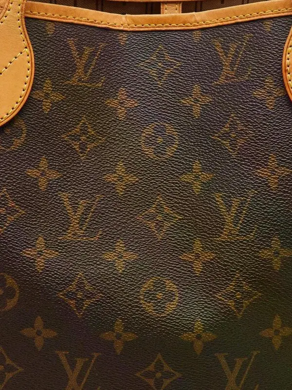 LOUIS VUITTON 2009 Neverfull Mm Monogram Canvas Tote