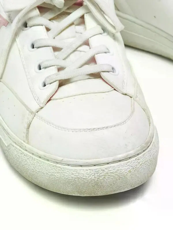 LOUIS VUITTON Leather Sneakers
