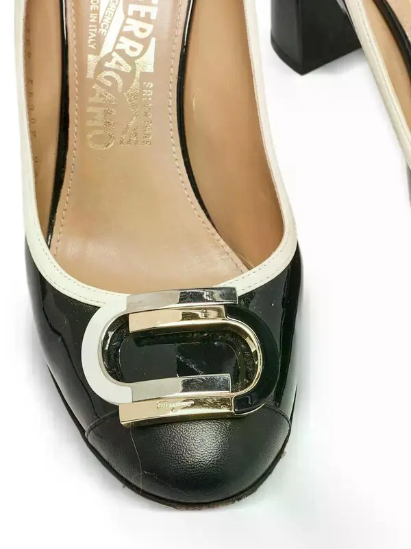 FERRAGAMO Pumps