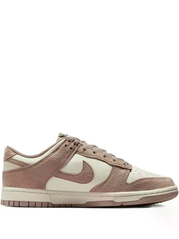 Nike Dunk Low Sneakers